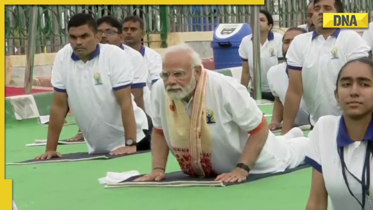 International Yoga Day 2022 LIVE: PM Modi performs yoga asanas at Mysuru Palace, Union Ministers ...