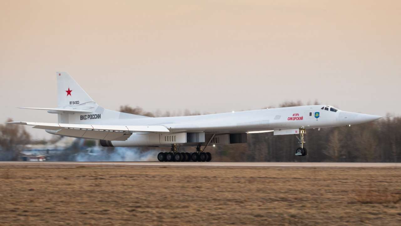 Tupolev Tu-160 'White Swan' for Indian Indian Air Force? Facts about ...