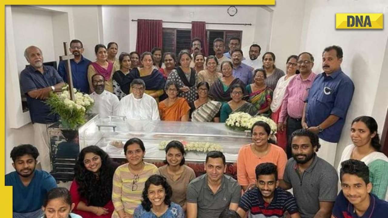 Viral photo of family smiling at funeral leaves netizens confused: Here ...