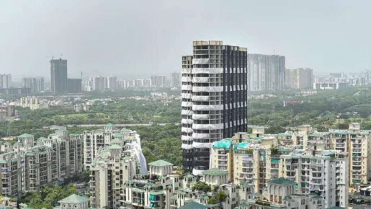 Noida's Supertech Twin Towers razed to ground: Check before and after ...
