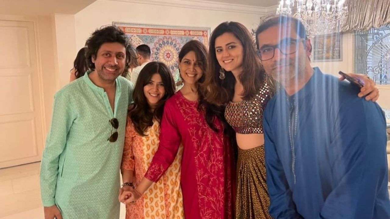 Ganesh Chaturthi 2022: Huma Qureshi, Mouni Roy, Dheeraj Dhoopar visit ...