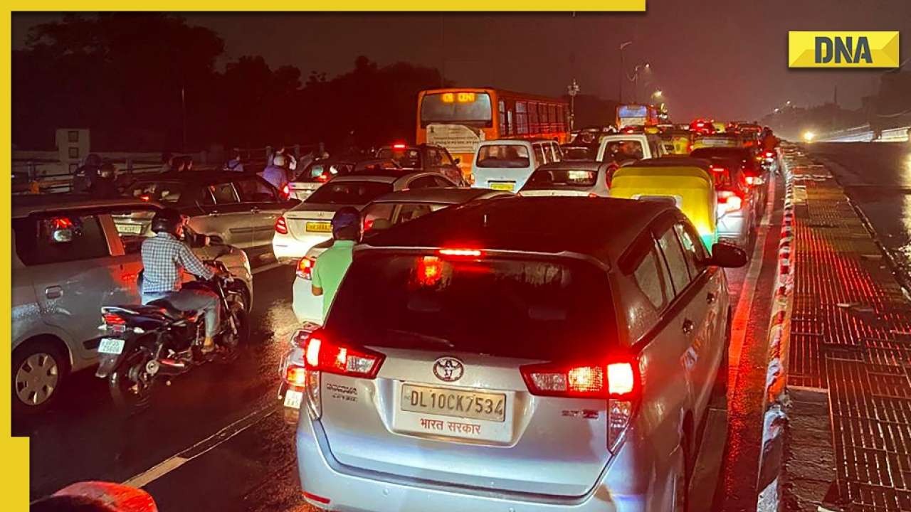 Video: Delhi Police explains how to stay calm at traffic signal