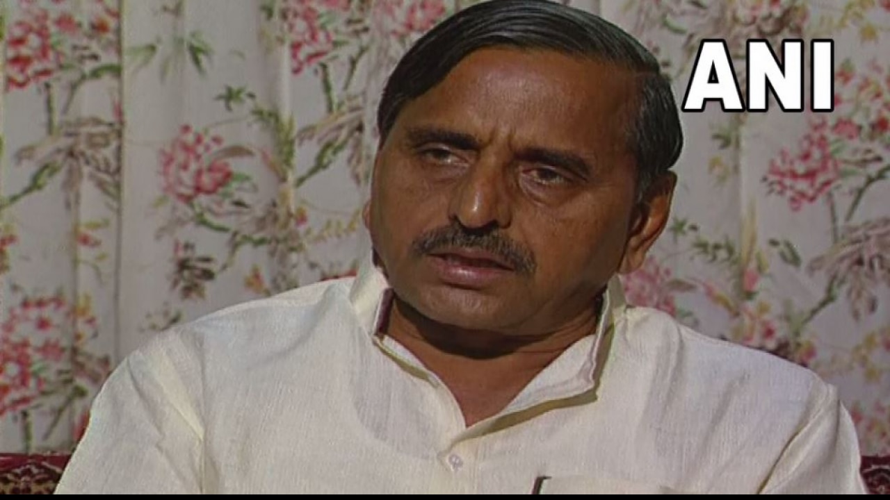 Mulayam Singh Yadav: छोटे से गांव सैफई से कैसे बने देश की राजनीति के ...