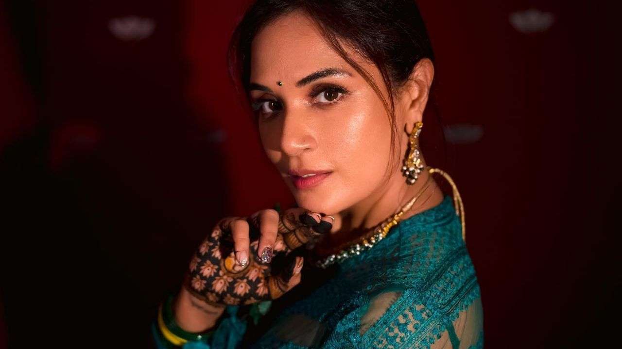 Richa Chadha drops unseen photos from her mehandi ceremony with Ali Fazal