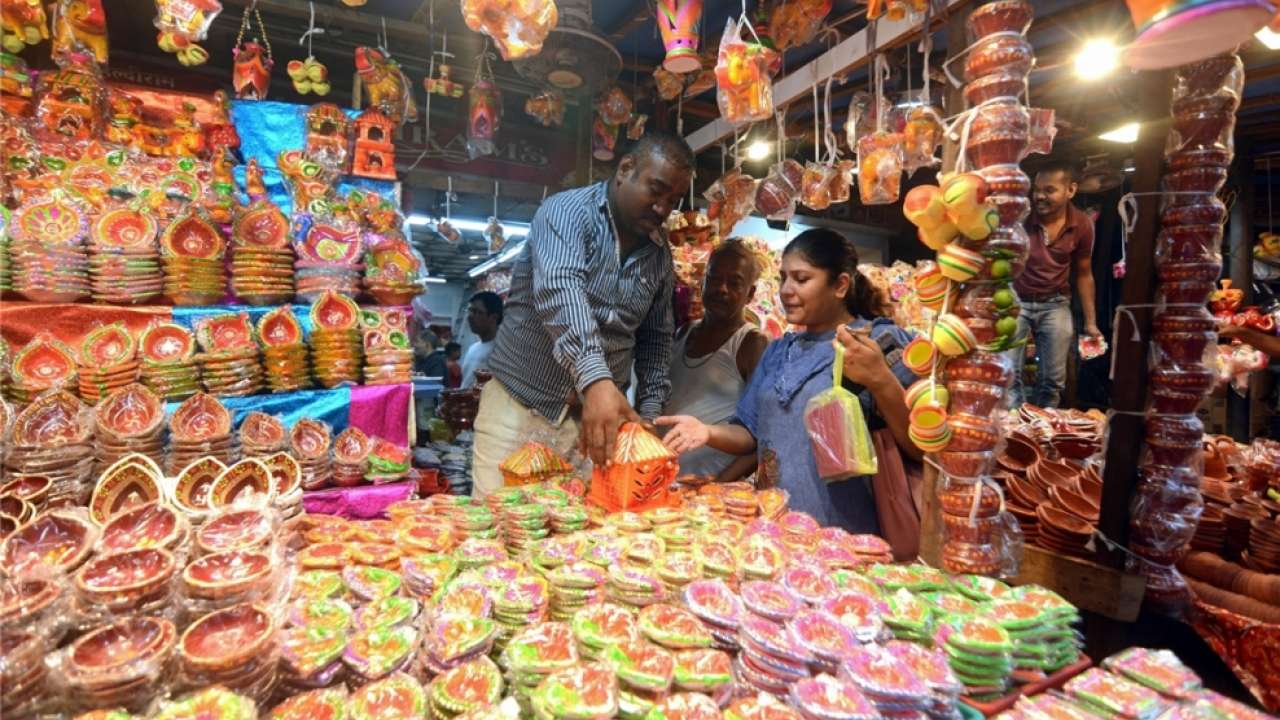 Markets across cities thronged by shoppers ahead of Diwali and ...