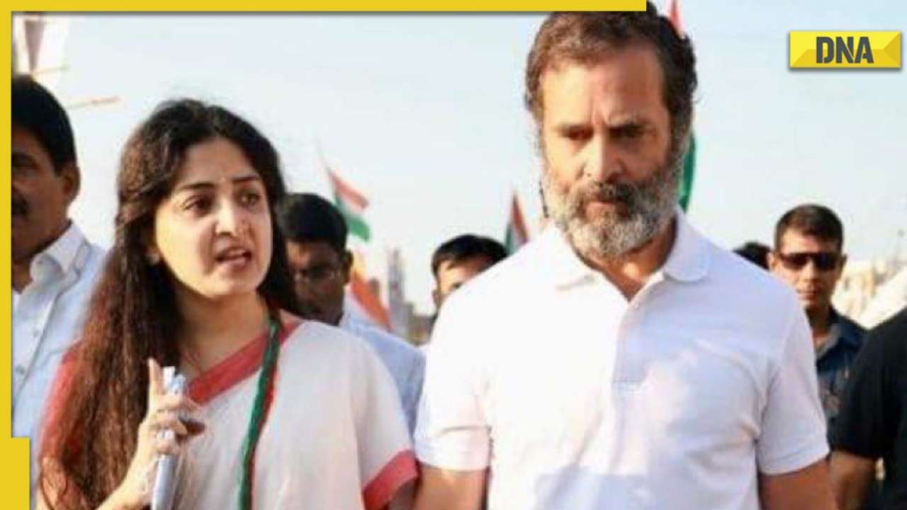 Picture of Rahul Gandhi holding hands with Poonam Kaur during Bharat ...