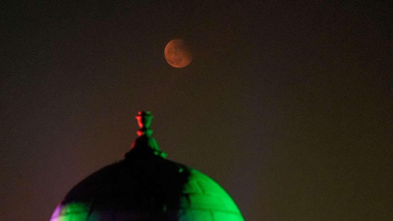 Lunar Eclipse 2022: Check out stunning visuals of Chandra Grahan from ...