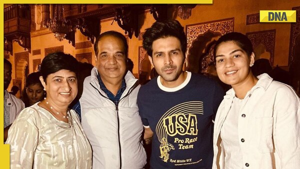 Kartik Aaryan meets cricketer Yastika Bhatia in Vadodara; Jemimah ...