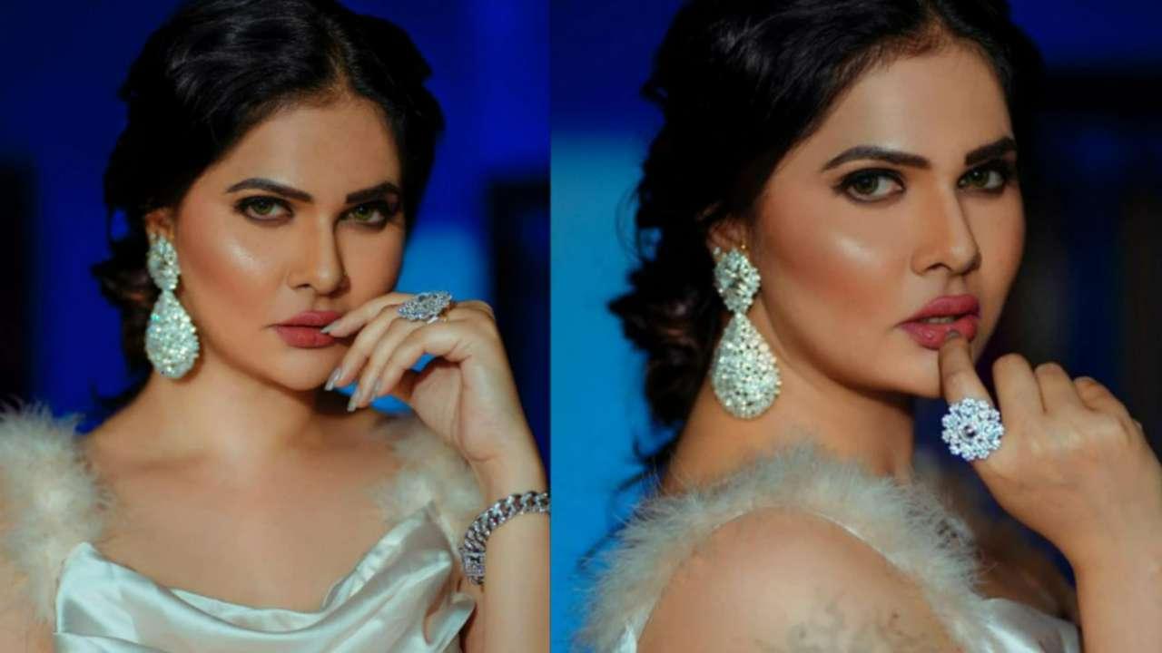 Aabha Paul बिकिनी मॉडल्स को भी देती हैं मात, देखें Photos | DNA HINDI
