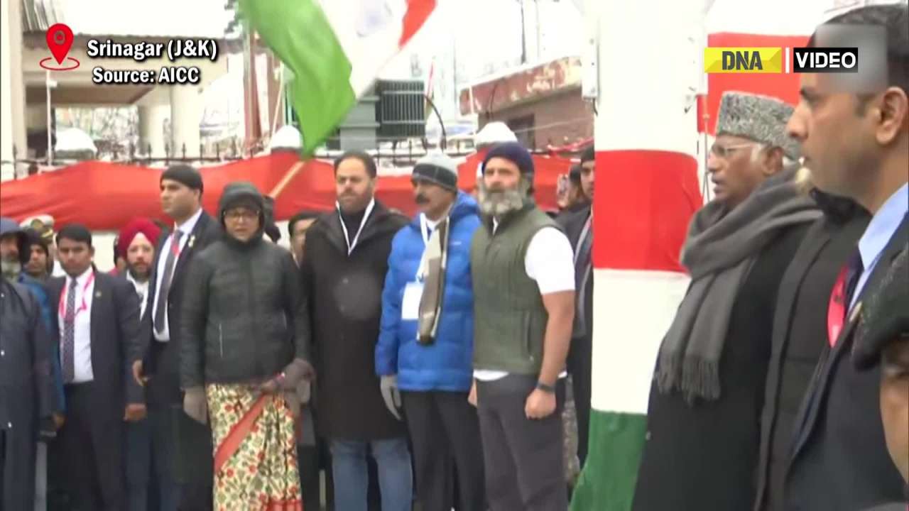 Flag hoisting ceremony held at Congress’ office in Srinagar on the ...