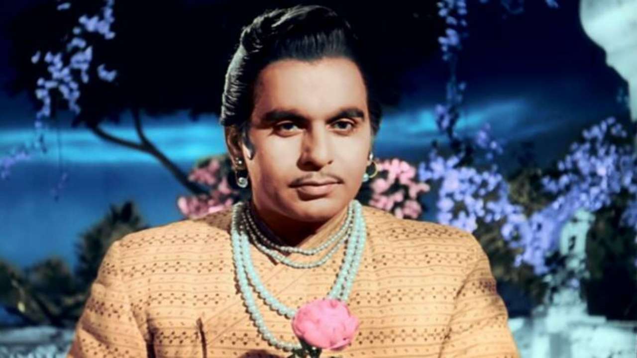 Happy Rose Day: From Shah Rukh Khan to Dilip Kumar, when Bollywood ...