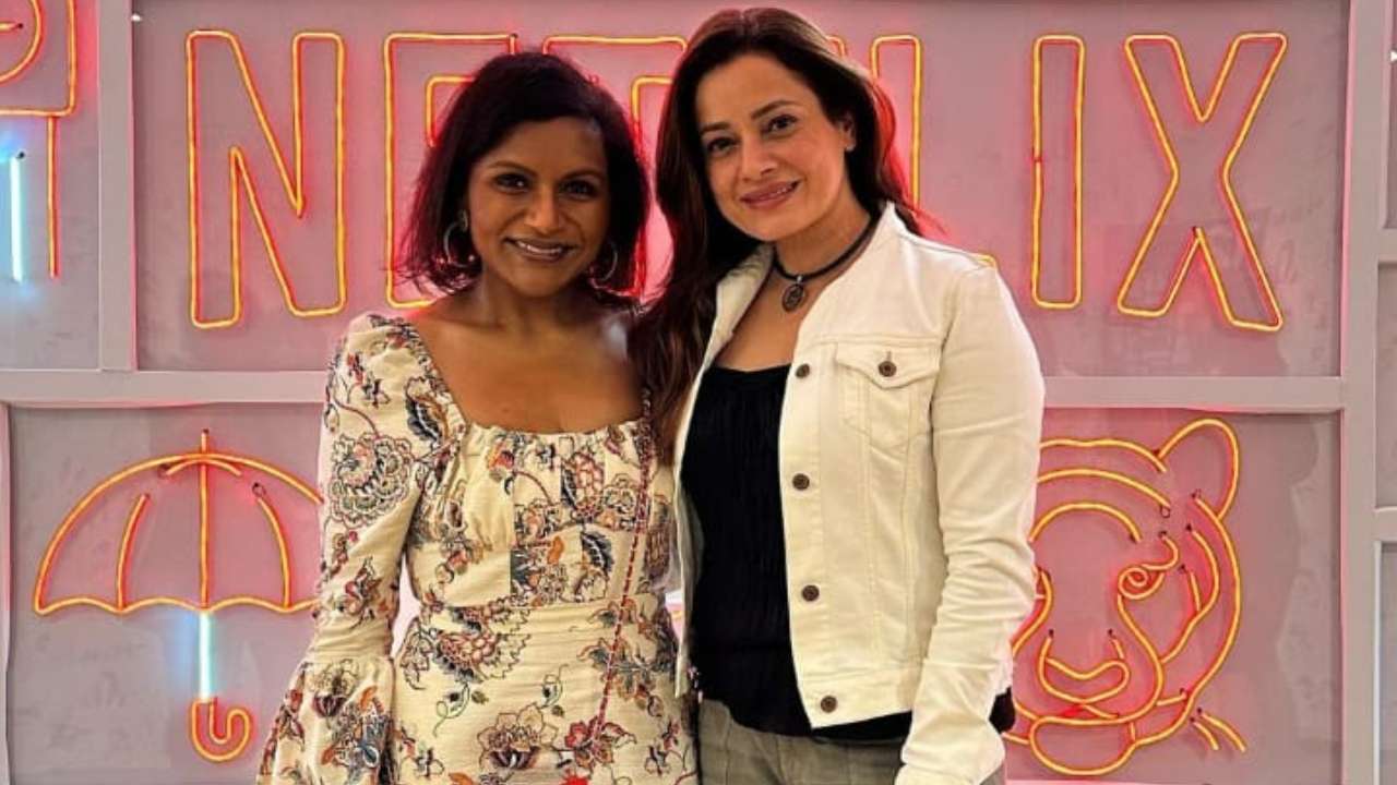 Mindy Kaling meets 'fabulous' Bollywood Wives Maheep Kapoor, Seema ...