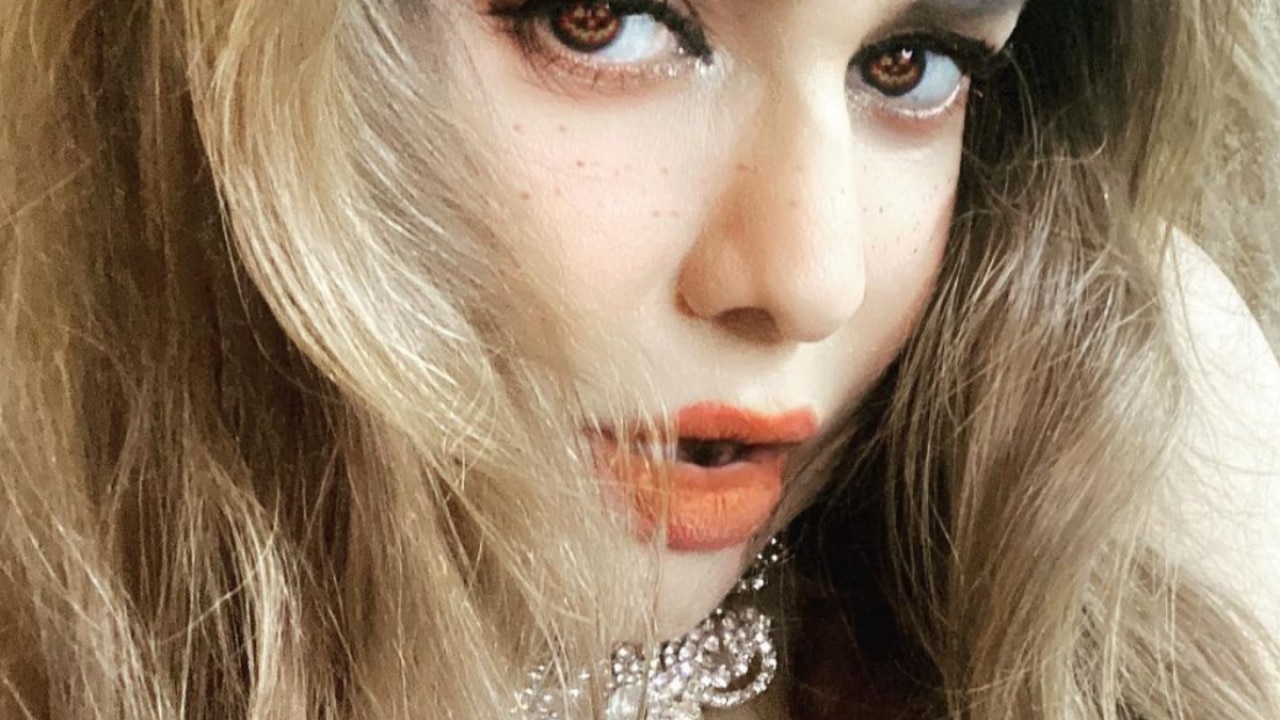 Meet Poonam Jhawer, Suniel Shetty, Akshay Kumar's Mohra heroine who is ...