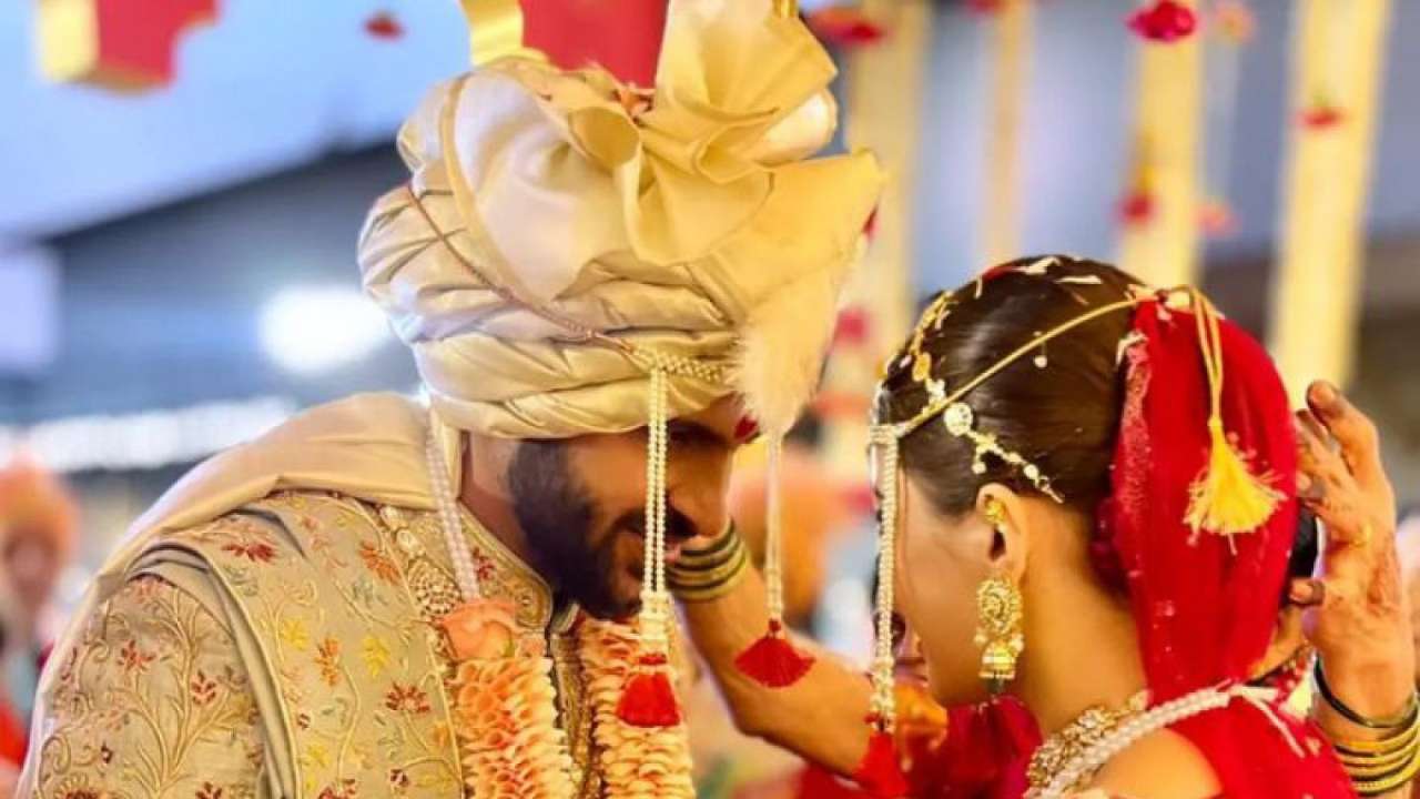 Shardul Thakur ties knot with Mittali Parulkar, beautiful pics surface ...