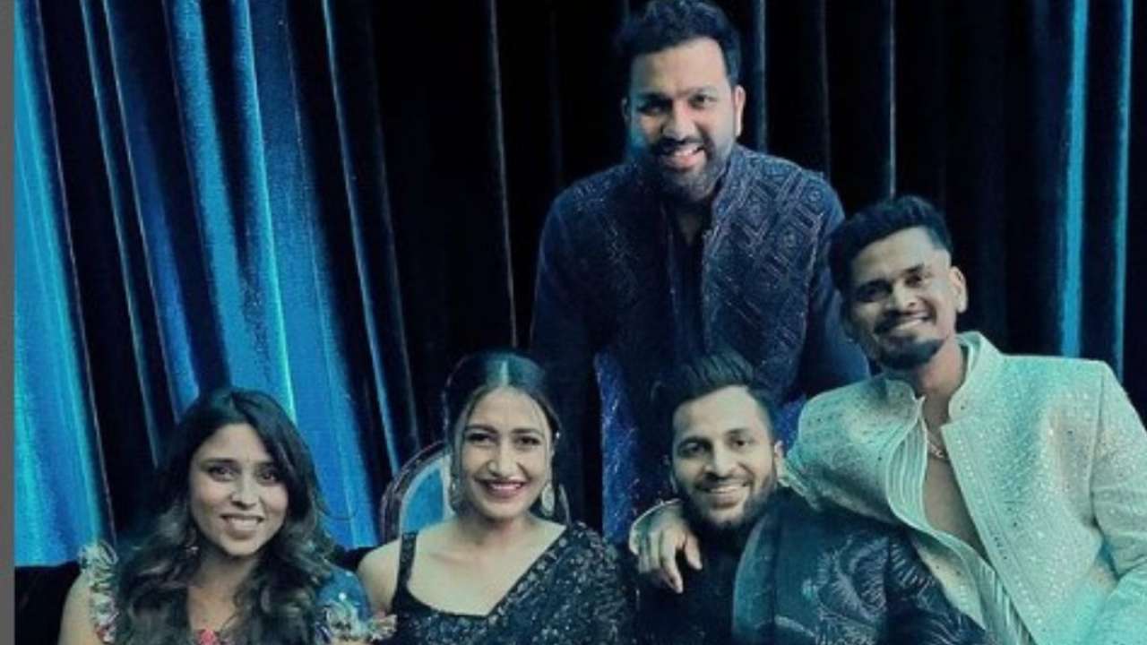 Shardul Thakur ties knot with Mittali Parulkar, beautiful pics surface ...