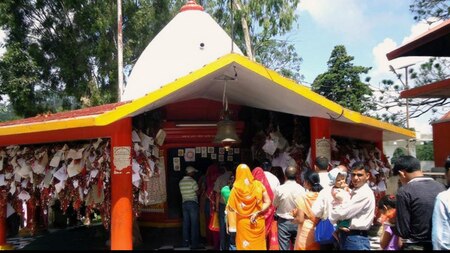 Golu Devta Temple: ऐसा अनोखा मंदिर जहां बस चिट्ठी लिखने से पूरी होती है ...