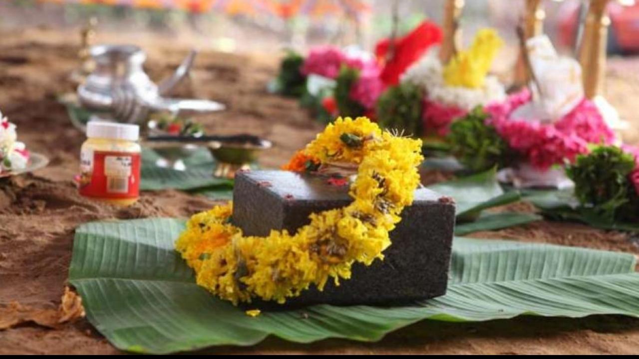 Daan Significance: जीवनकाल में इन 5 चीजों का दान जरूर करें, हिंदू धर्म में सबसे मूल्यवान हैं ये ...