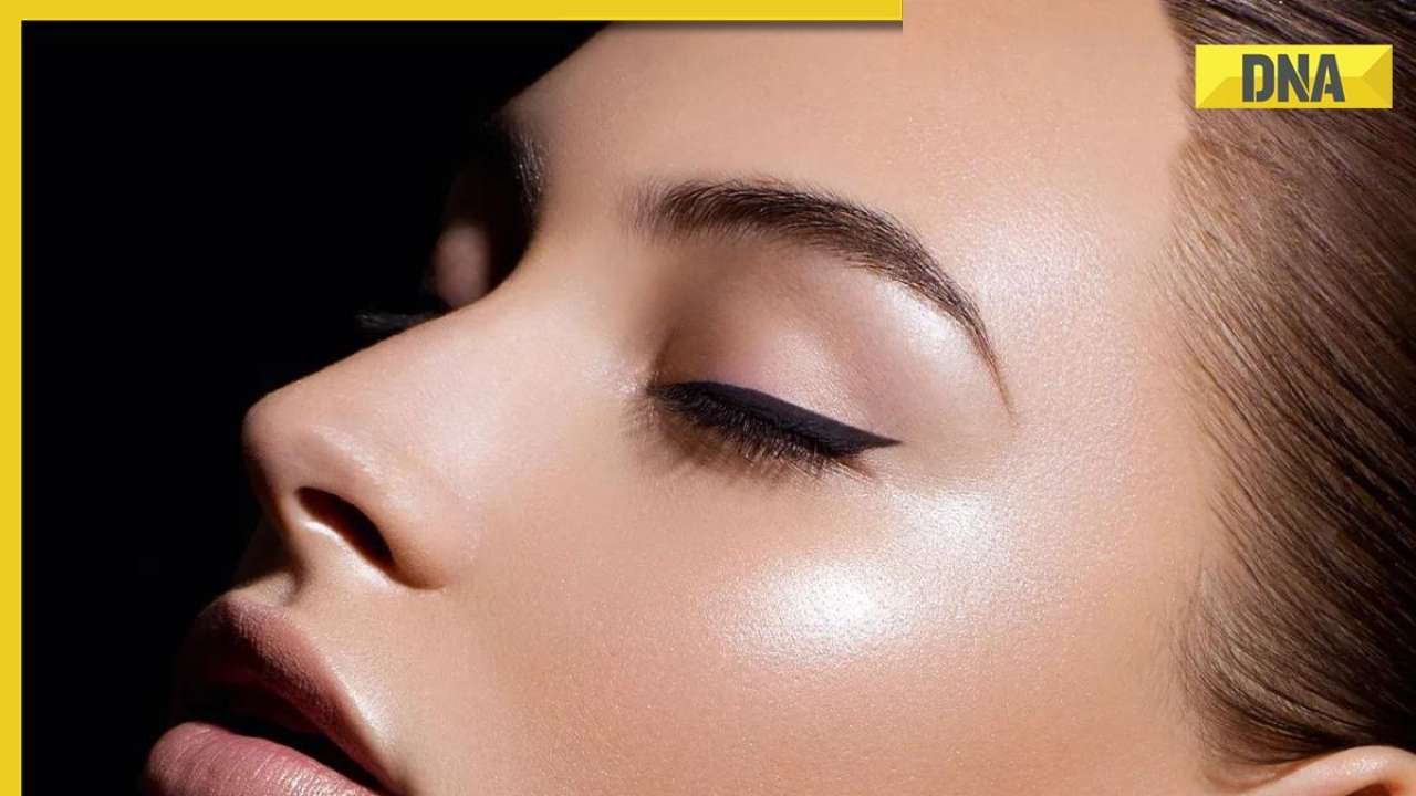 Love makeup? Here are 5 most affordable face highlighter under Rs 500