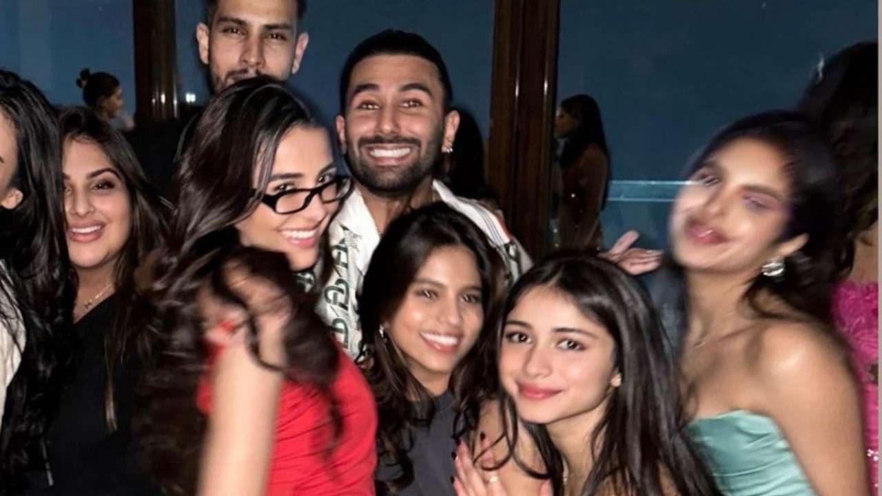 Orry parties with rumoured couple Ananya Panday-Aditya Roy Kapur, poses ...