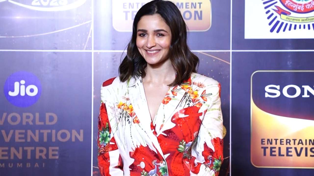 Shah Rukh Khan, Deepika Padukone, Salman Khan, Alia Bhatt, Ranbir ...