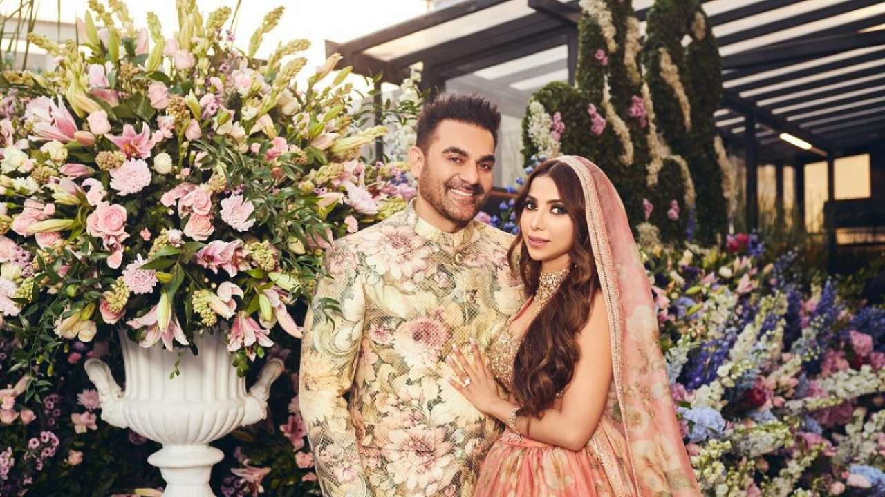 Sshura Khan poses with Arbaaz Khan's son, Salman Khan and family; newlyweds share inside photos ...