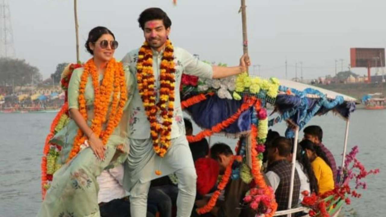 In pics: TV's Ram-Sita Gurmeet Choudhary, Debina Bonnerjee attend Ram Mandir Pran Pratishtha ...