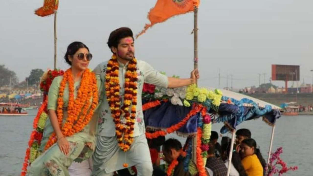 In pics: TV's Ram-Sita Gurmeet Choudhary, Debina Bonnerjee attend Ram Mandir Pran Pratishtha ...