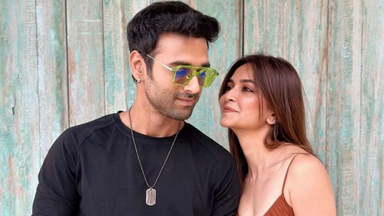 Kriti Kharbanda kisses Pulkit Samrat in dreamy wedding pics, pens ...