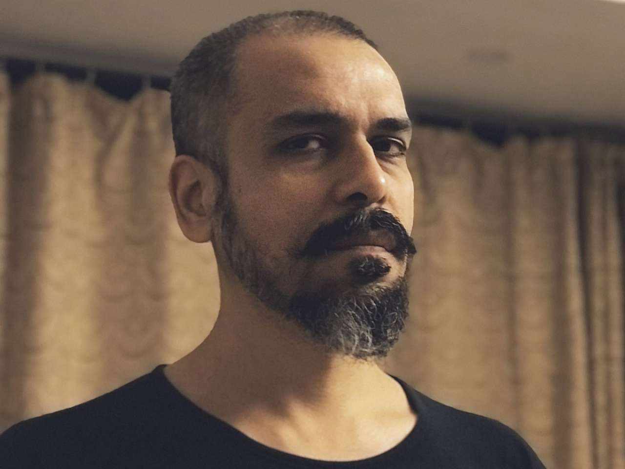 Meet filmmaker who worked with Amitabh Bachchan, gave hit films, then ...