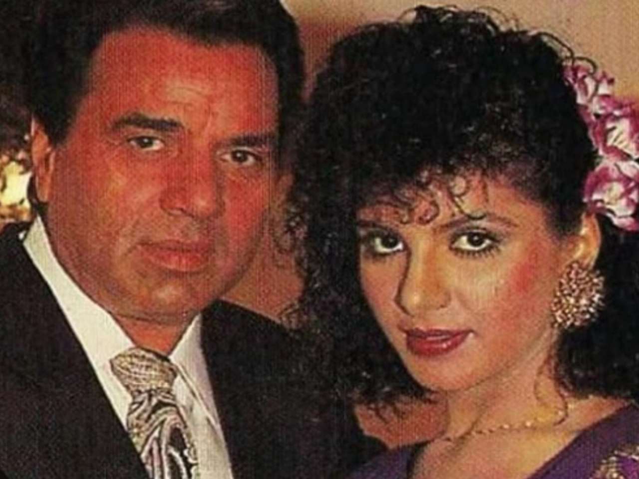 This actress' rumoured affair with Dharmendra almost broke his, Hema's ...