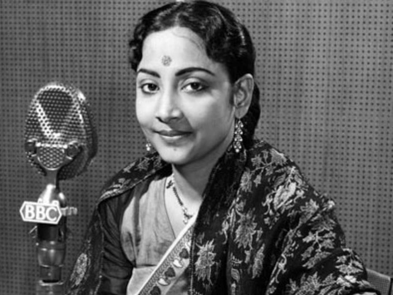 This top singer was cheated by her husband, forced to vacate bungalow ...