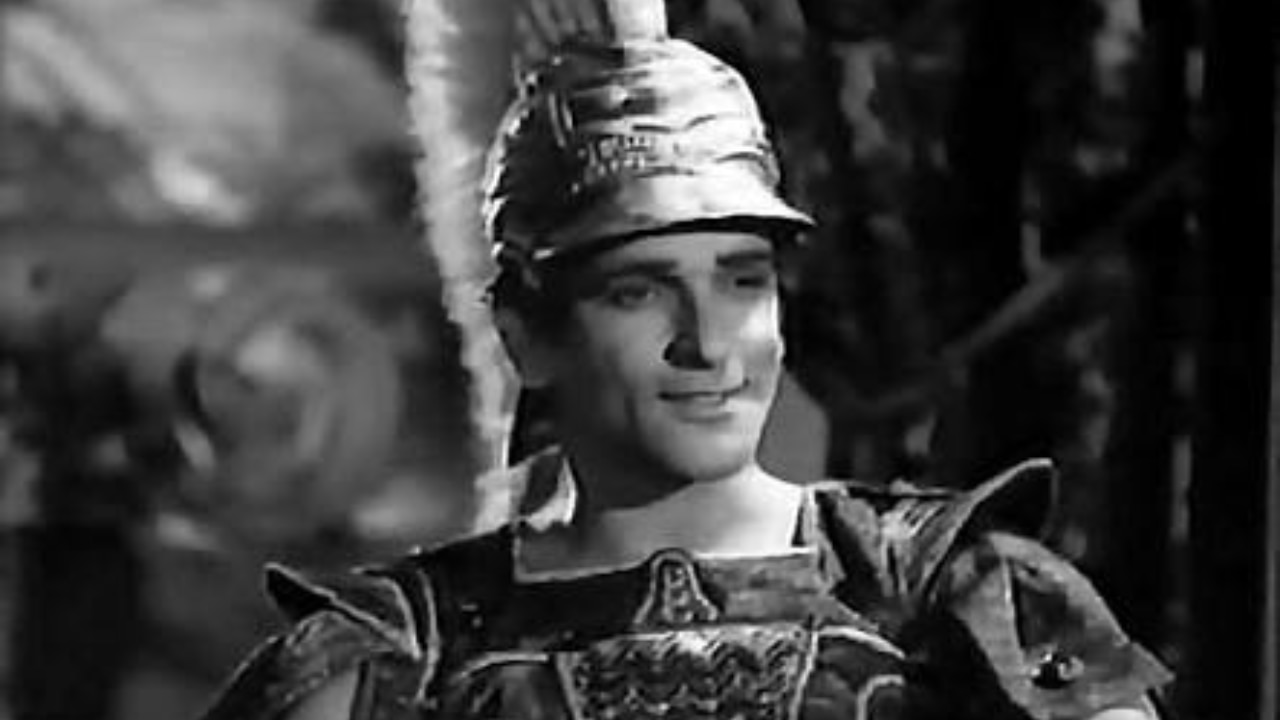 Kapoor family's first superstar started as extra, became villain, then gave more hits than ...