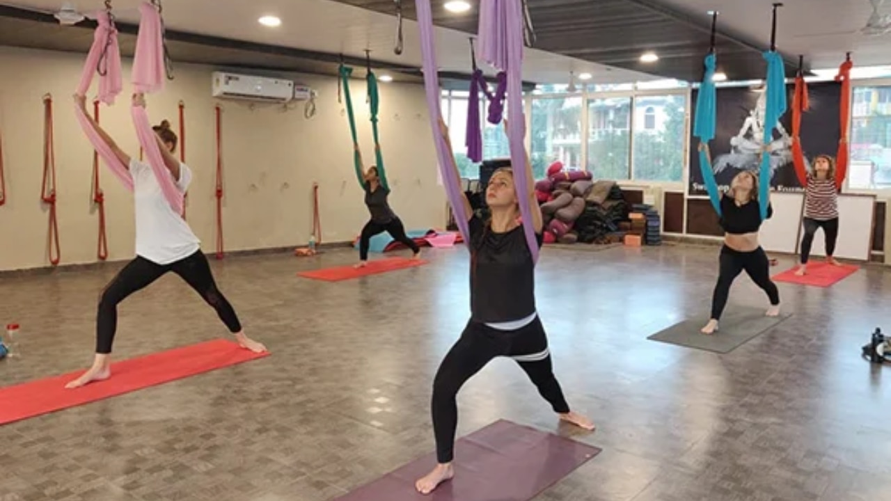 From Parmarth Niketan to Mantra Yoga School: Top 5 yoga retreats in ...