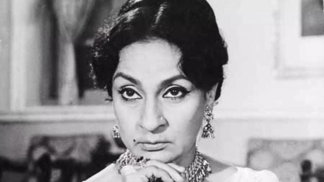 First Indian actress to own Rolls Royce had it decades before Mukesh Ambani; not Deepika ...