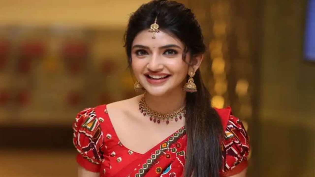 Meet sensational actress Sreeleela, who is set to romance Allu Arjun in Pushpa 2 song ‘Kissik’