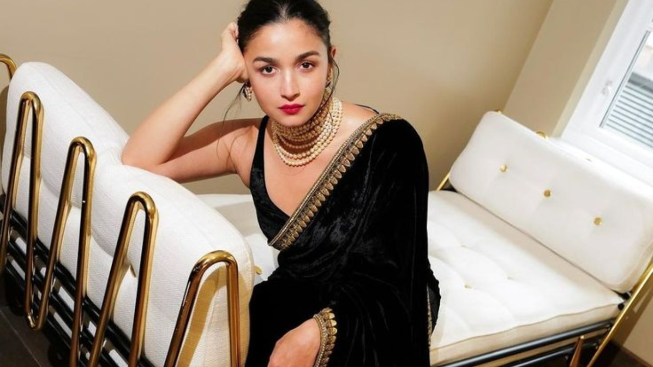 From Alia bhatt to Kiara Advani: Bollywood inspired velvet outfits for ...