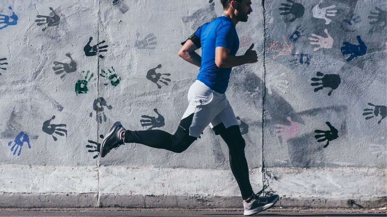 Walking vs Running for Weight Loss: Which is better for your health?