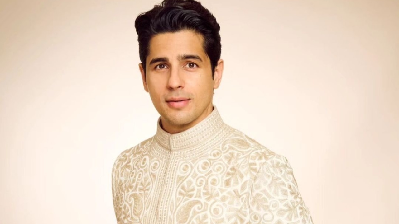 Deepika Padukone, Hrithik Roshan to Sidharth Malhotra: Know Capricorn ...