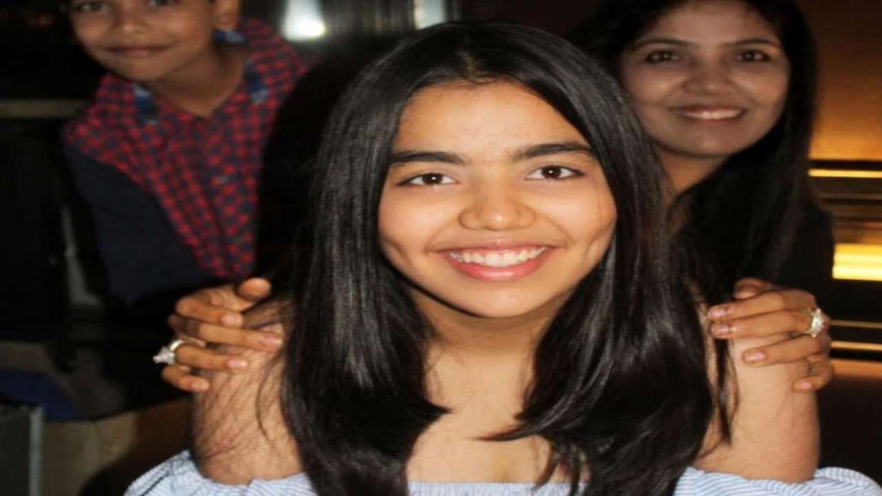 Do you remember that little 'Angel' of 'Heyy Baby'? This is how she ...