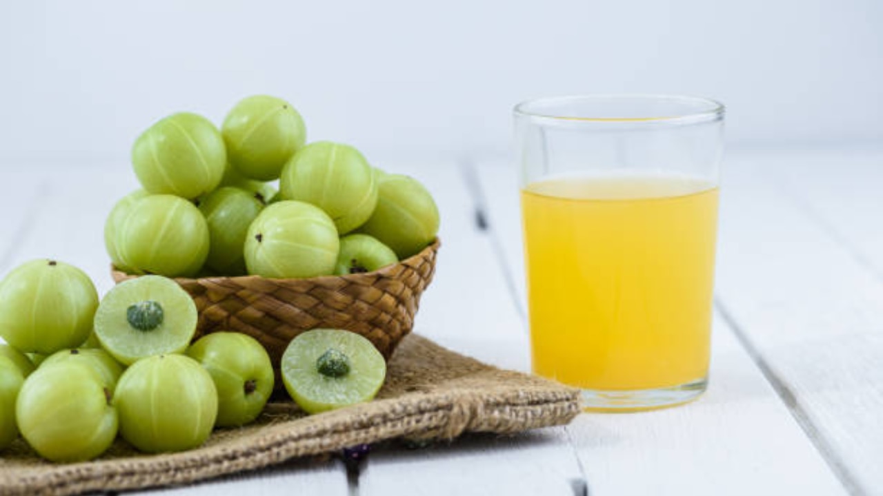 Health benefits of adding Amla water to your daily diet