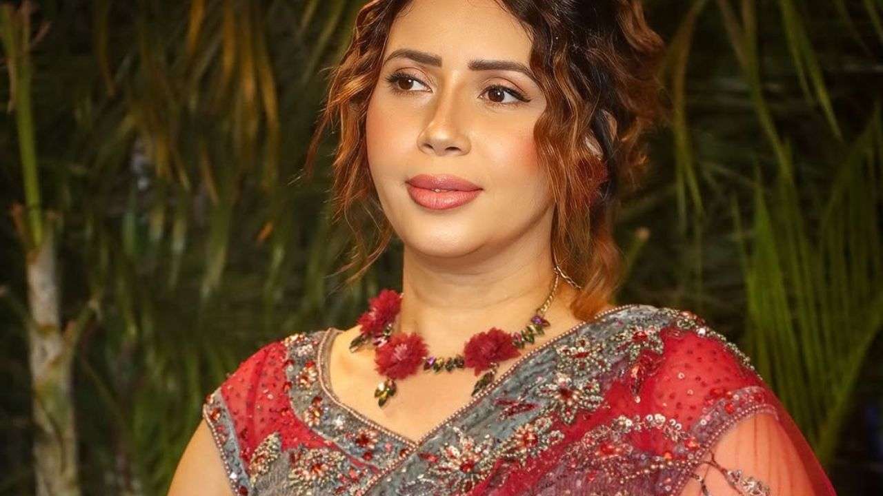 Meet Rozlyn Khan who slammed Ankita Lokhande for supporting Hina Khan