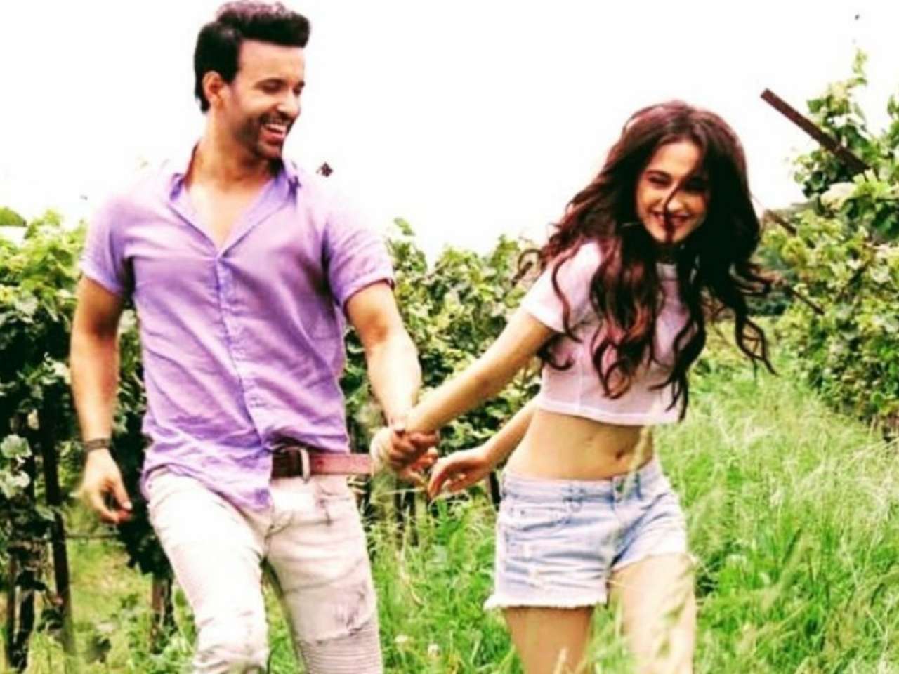 Aamir Ali confirms dating Ankita Kukreti after divorce from Sanjeeda ...