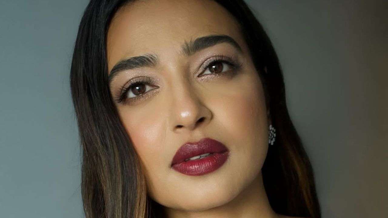 New mom Radhika Apte balances motherhood and BAFTAs: See her inspiring ...