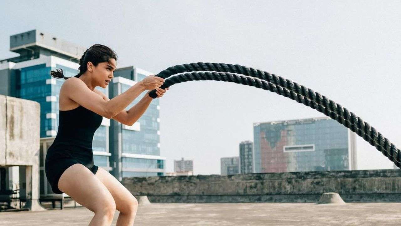 Sharvari’s TRX battle rope workout is the ultimate power move for the week