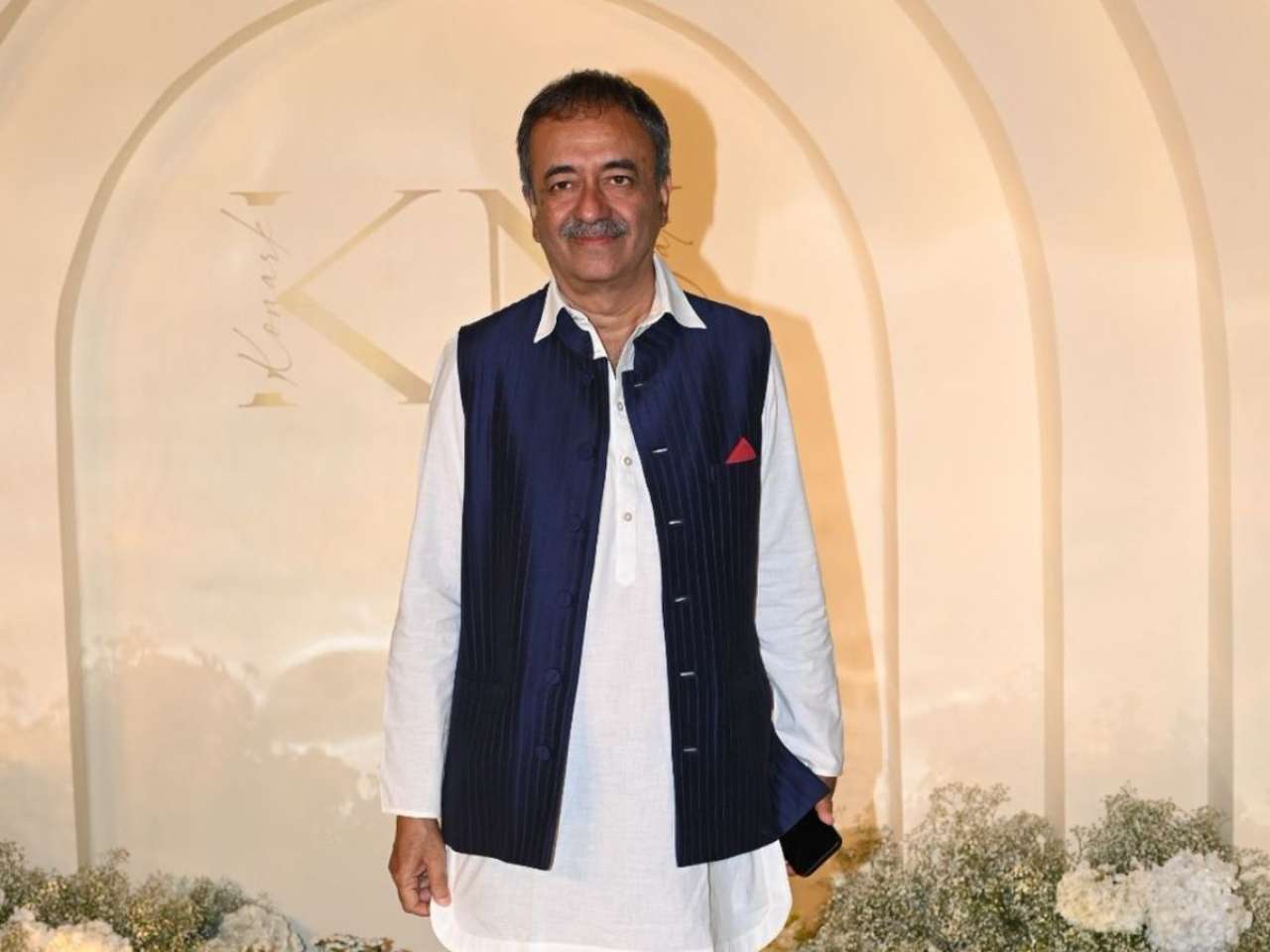 From Aamir Khan to Pooja Hegde, Farhan Akhtar: Celebs at Ashutosh ...