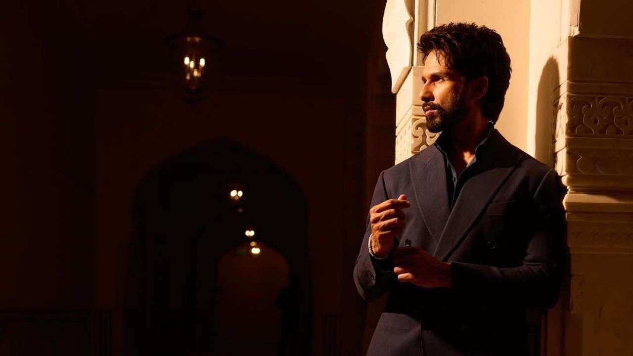 From Shah Rukh Khan to Kareena Kapoor Khan, Shahid Kapoor: Bollywood celebs shine at IIFA Awards ...