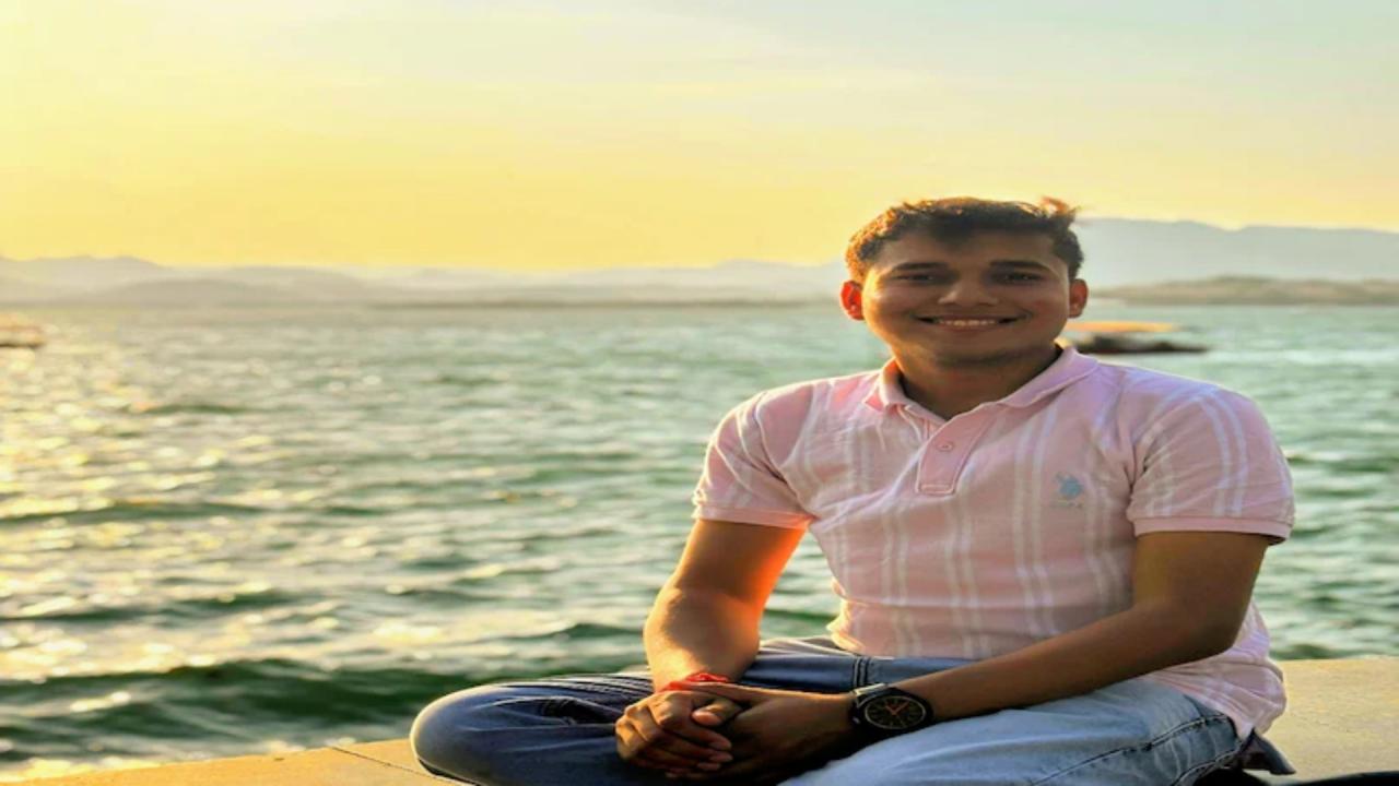 गांव के लड़के ने 3 बार क्रैक की UPSC, स्लम के लोगों की मदद कर जागी ...