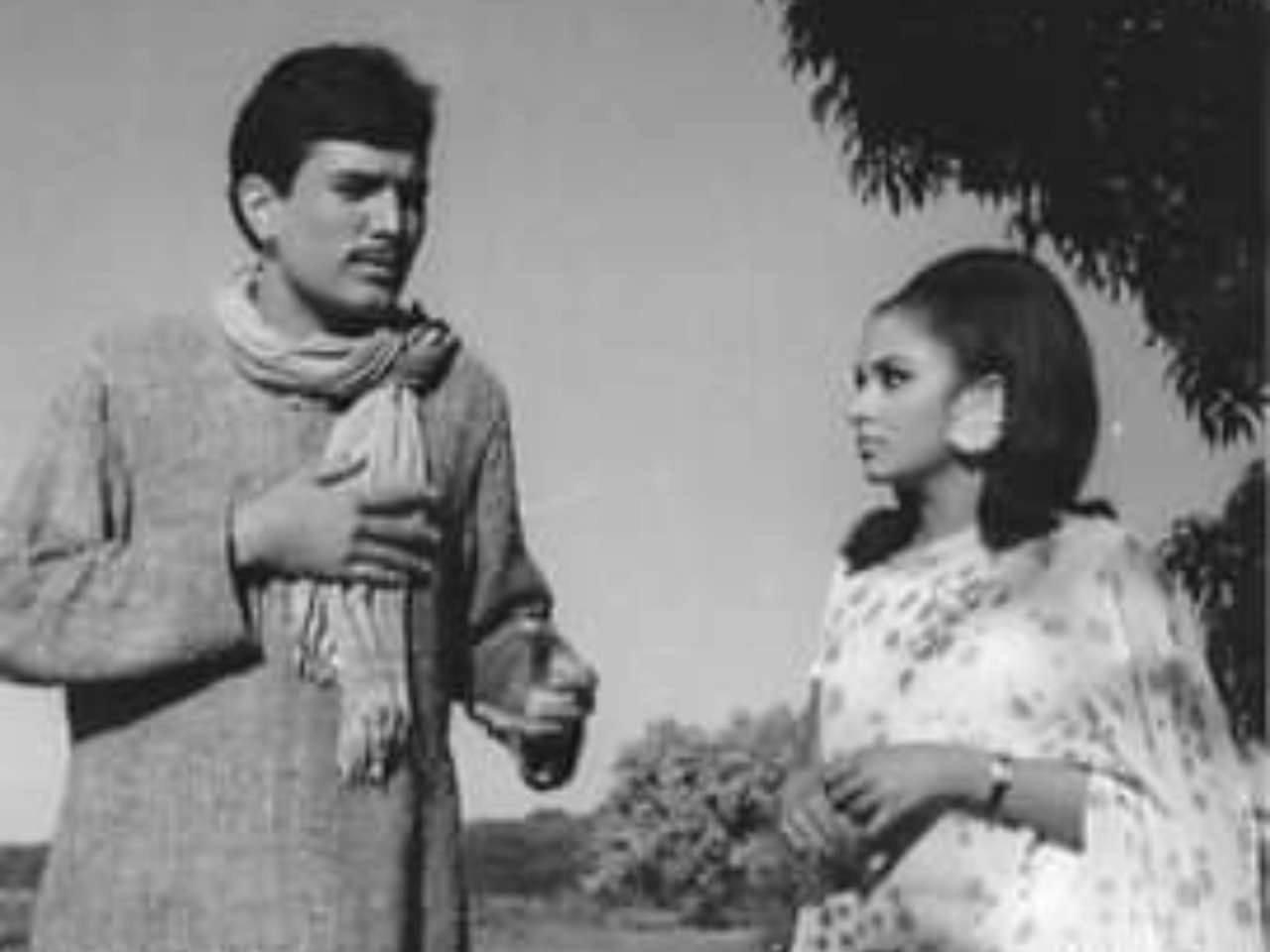 Rajesh Khanna was in live-in relationship with this actress, wouldn't allow her to wear skirts ...