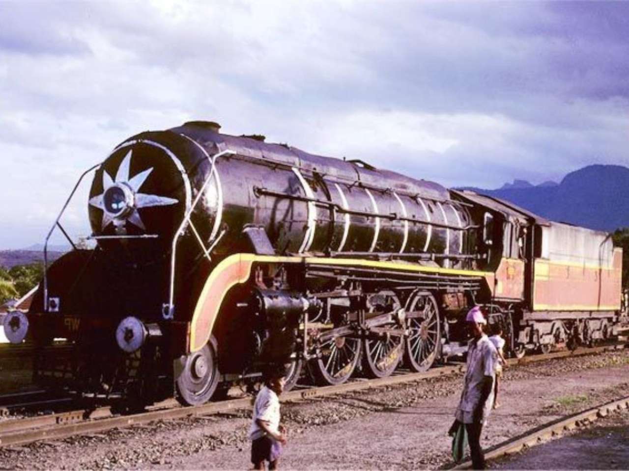 This was India’s first passenger train, which ran between Bombay and ...