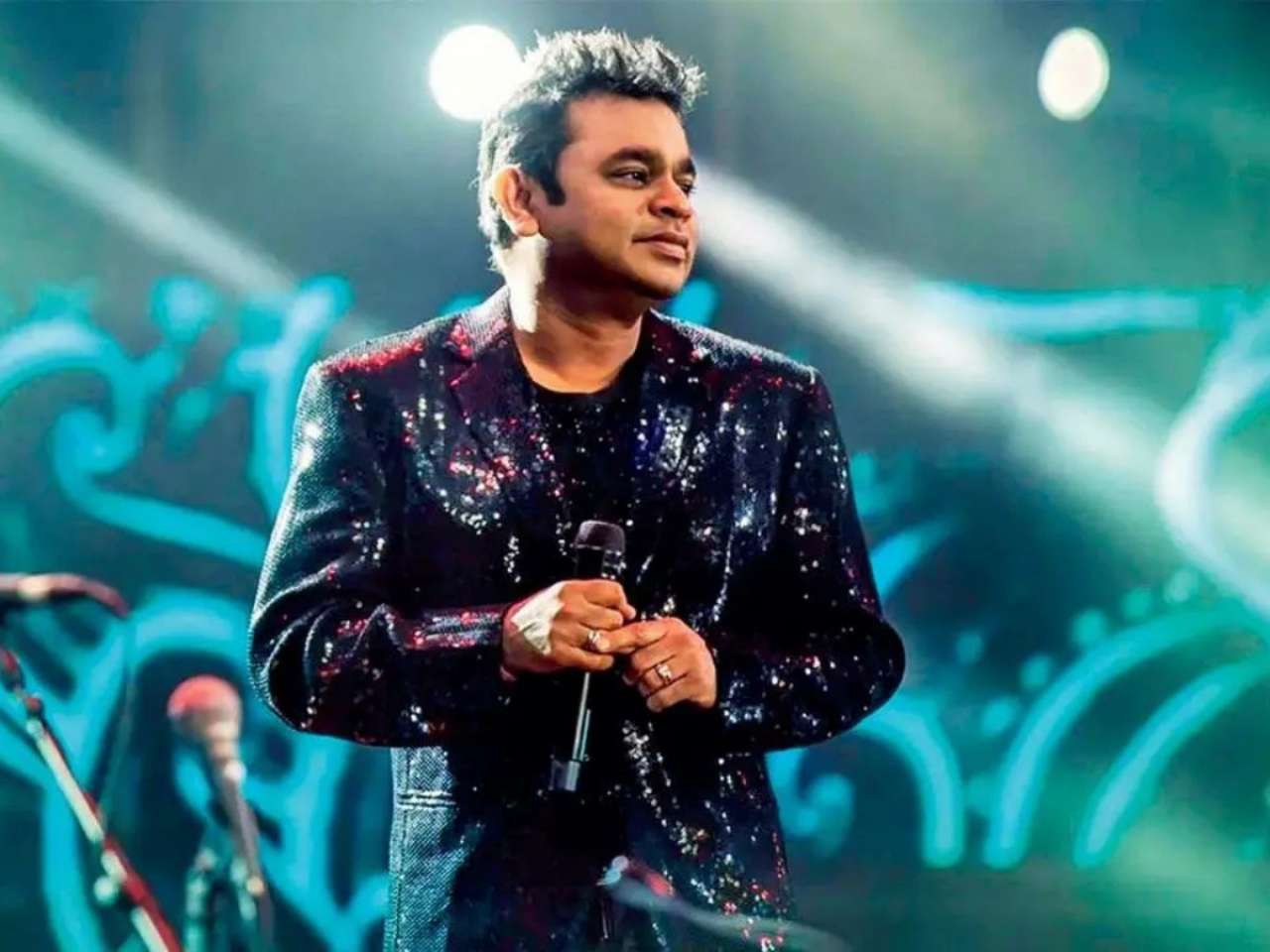 India’s highest paid singer charges Rs 14 crore for 2 hour performance, is way ahead of Diljit ...
